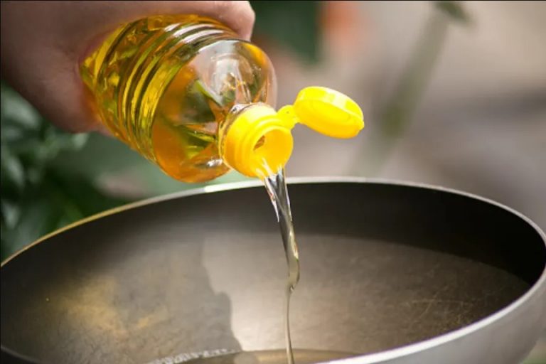 Best Oils For Frying: 9 Oils You Should Try And Their Benefits